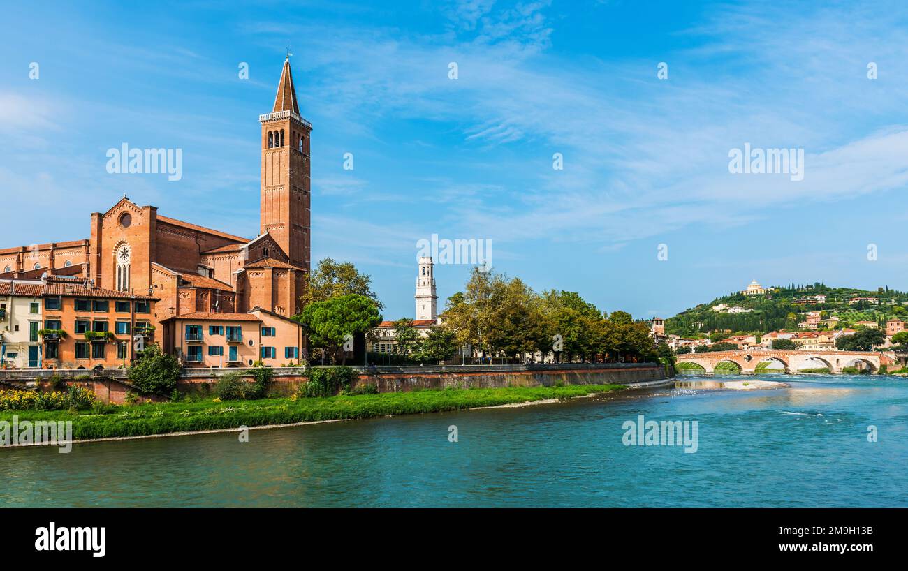 Verona city landscape. Beautiful Verona view with Pietra Bridge (Ponte ...