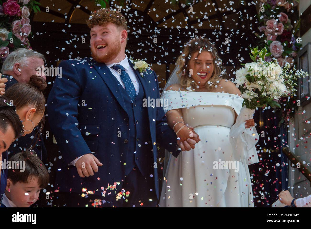 Chelsea, London, UK. 16th June, 2022. A happy couple get married at ...
