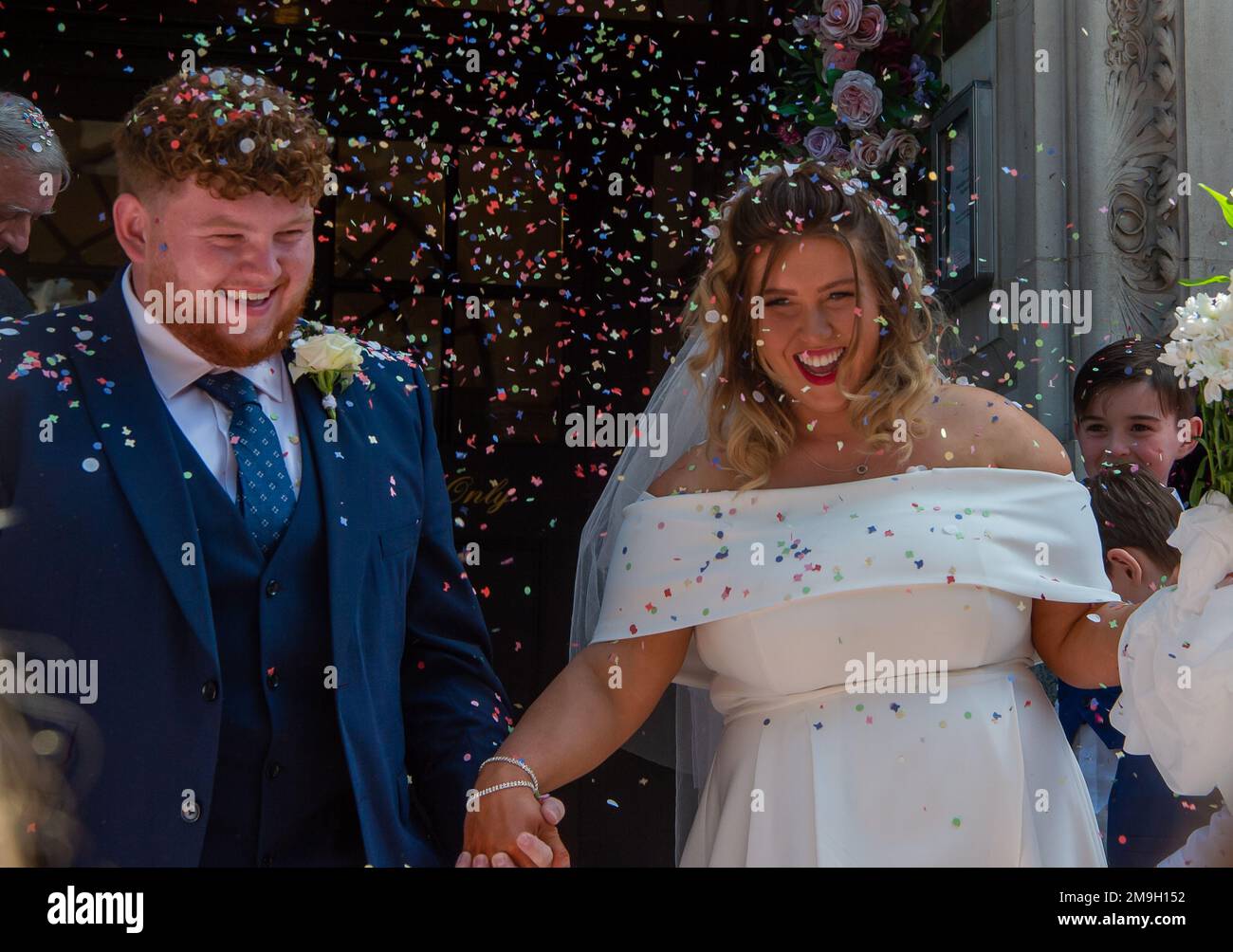 Chelsea, London, UK. 16th June, 2022. A happy couple get married at ...