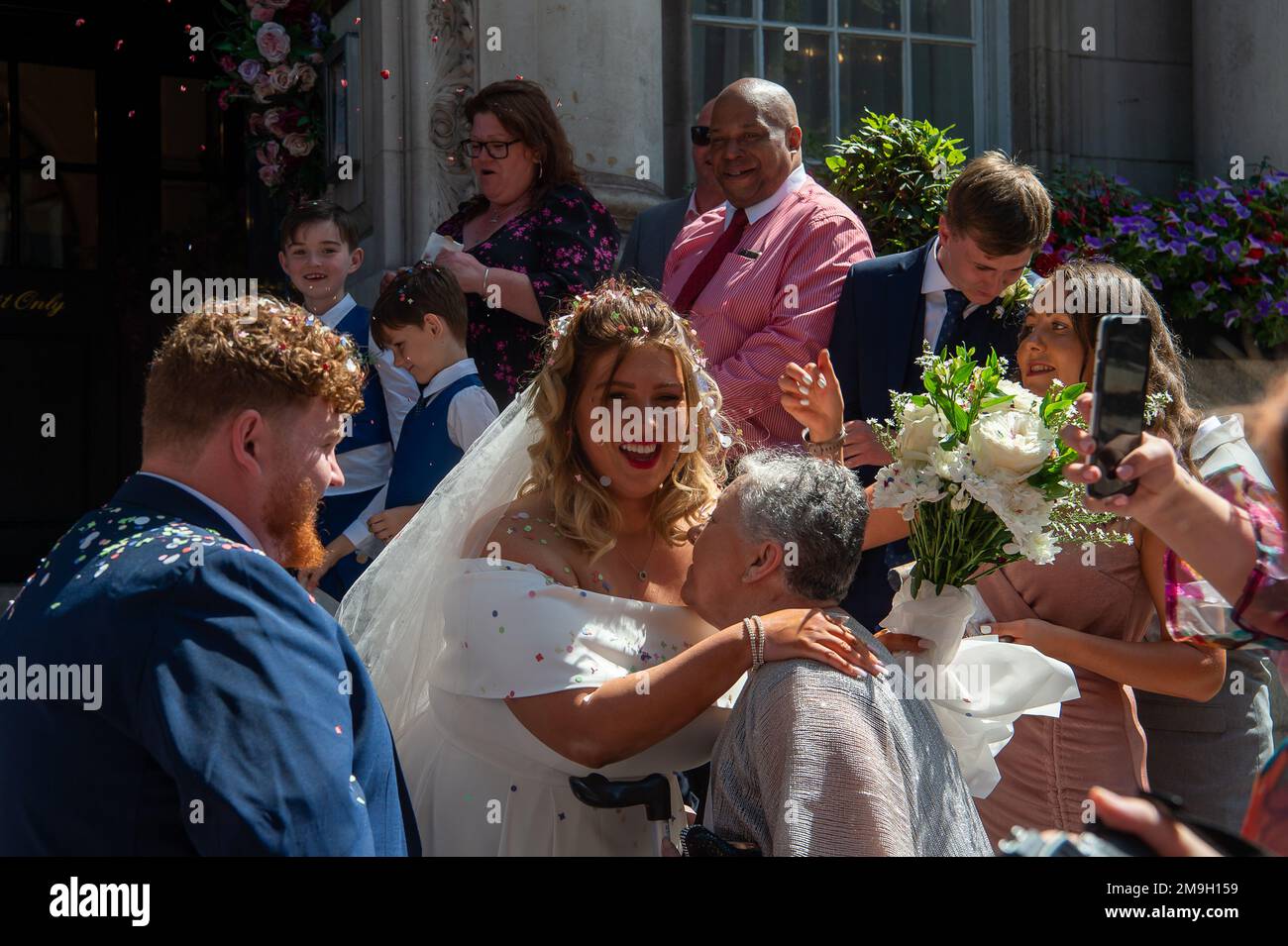 Chelsea, London, UK. 16th June, 2022. A happy couple get married at ...