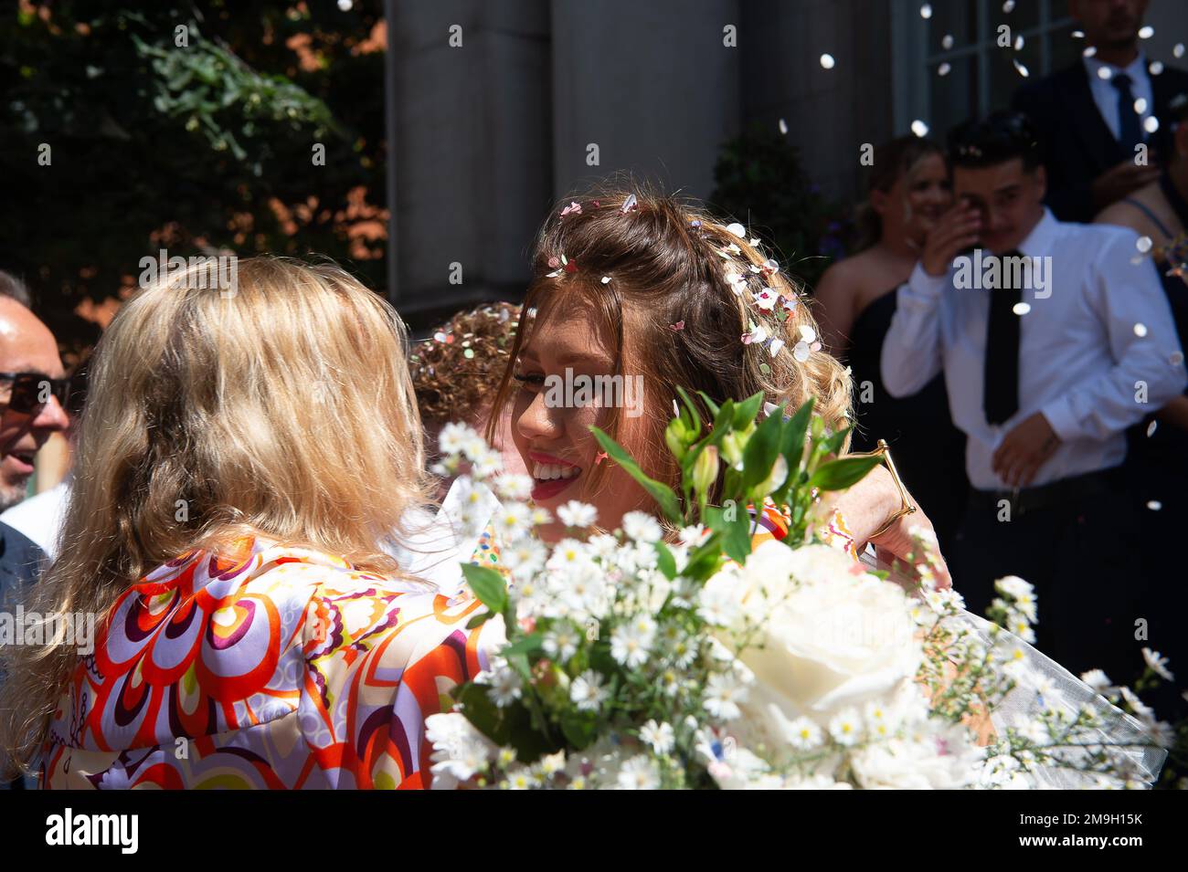 Chelsea, London, UK. 16th June, 2022. A happy couple get married at ...