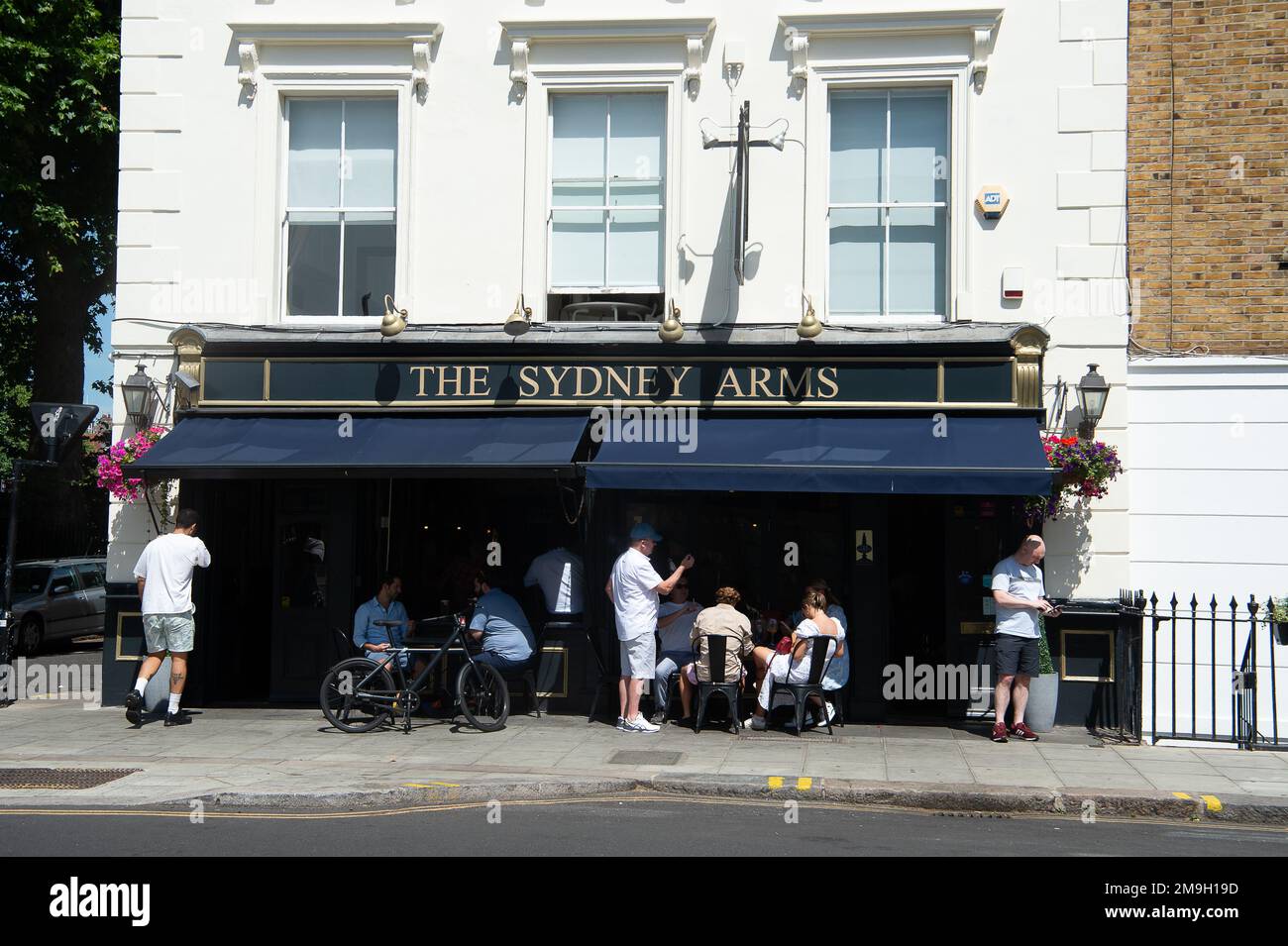 Chelsea, London, UK. 16th June, 2022. The Sydney Arms pub in Sydney St ...