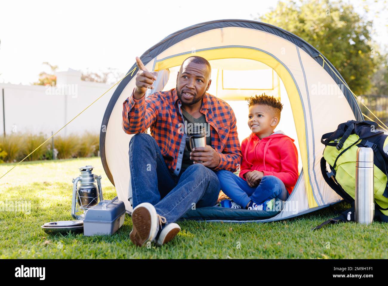 Father little daughter sitting in hi-res stock photography and images ...