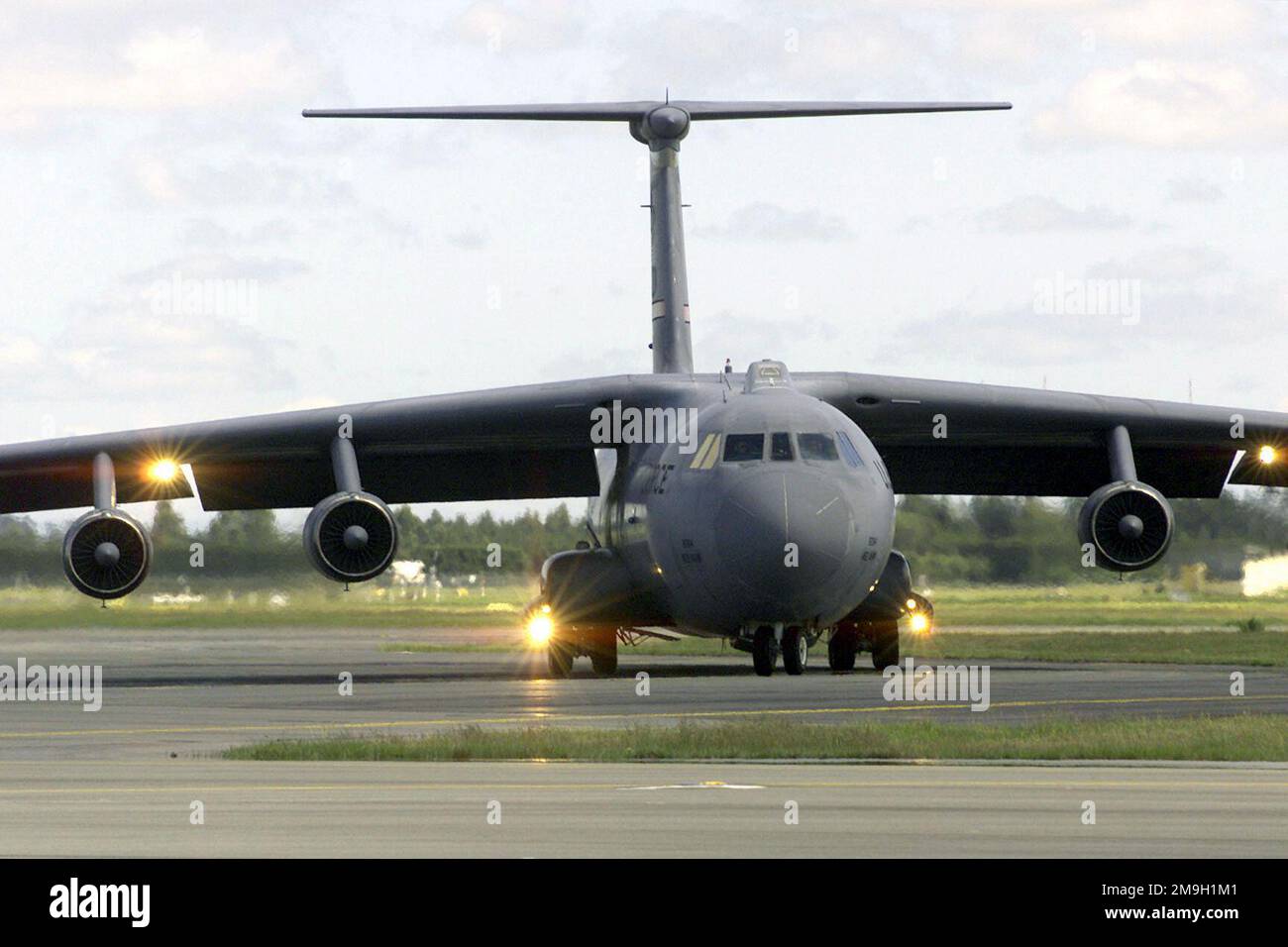 A Lockheed C-141C Starlifter from the 452nd Air Mobility Wing, at March ...