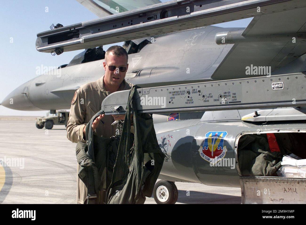 Operation enduring freedom october 2001 hi-res stock photography and ...