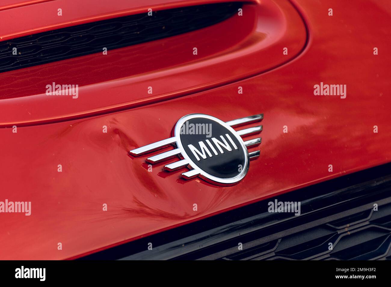 Mini cooper sign hi-res stock photography and images - Alamy