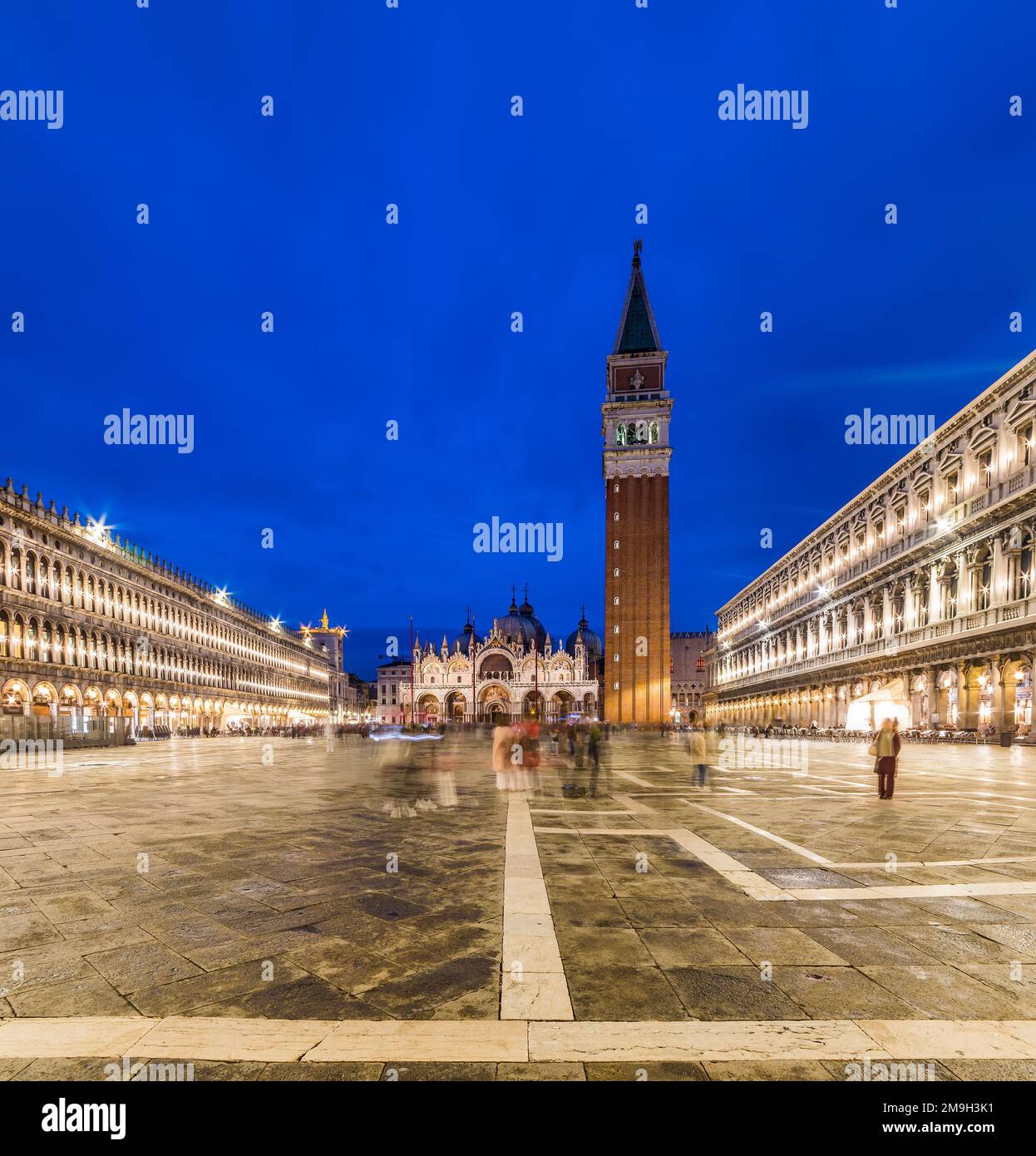 Piazza San Marco (St. Mark's Square) night view. Basilica di San Marco ...