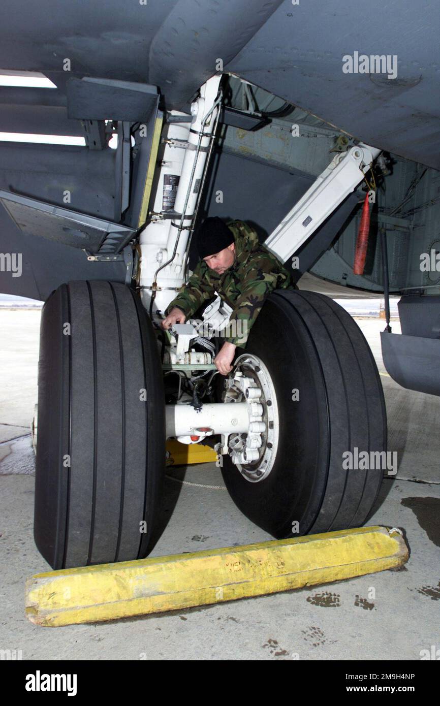 Technical Sergeant (TSGT) Scot Furlow, 100th Aircraft Generation ...