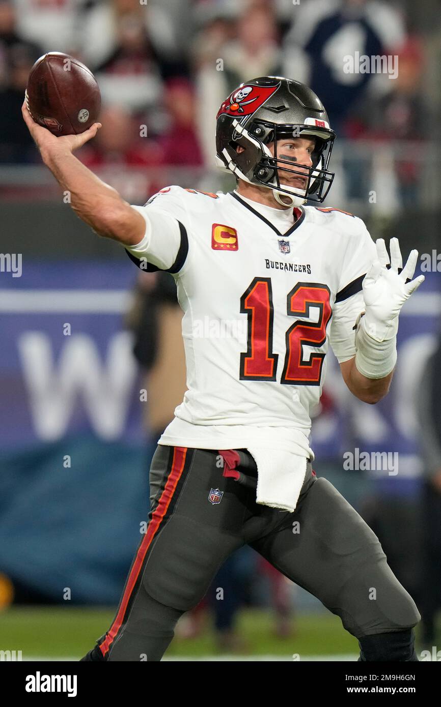 Tampa Bay Buccaneers quarterback Tom Brady against the Dallas Cowboys ...