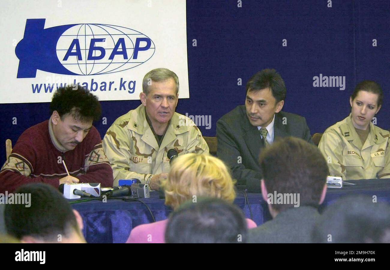 Expeditionary Commander Brigadier General (BG) Chris Kelly talks to the ...