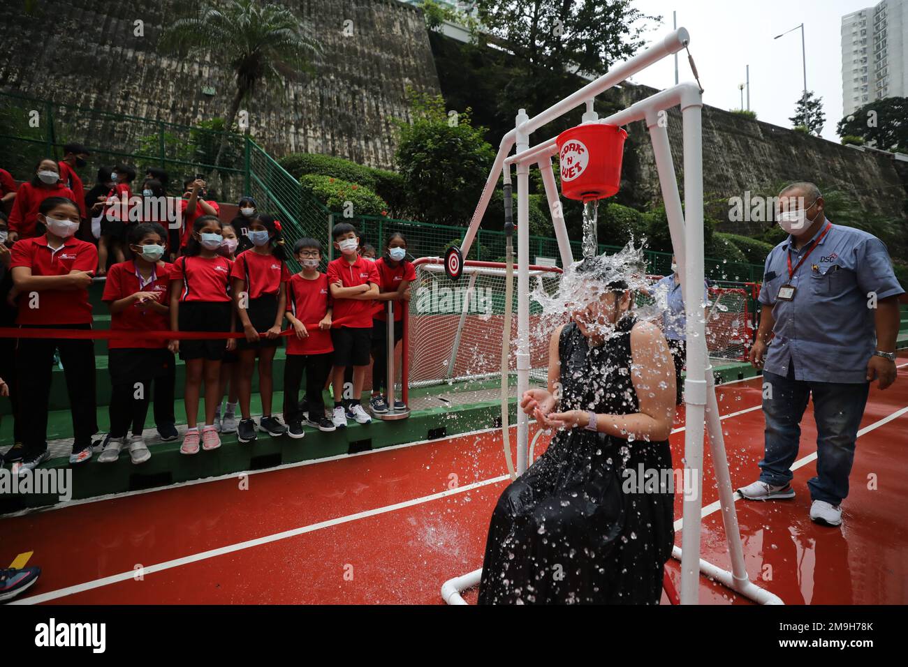 Dunk tank hi-res stock photography and images - Alamy