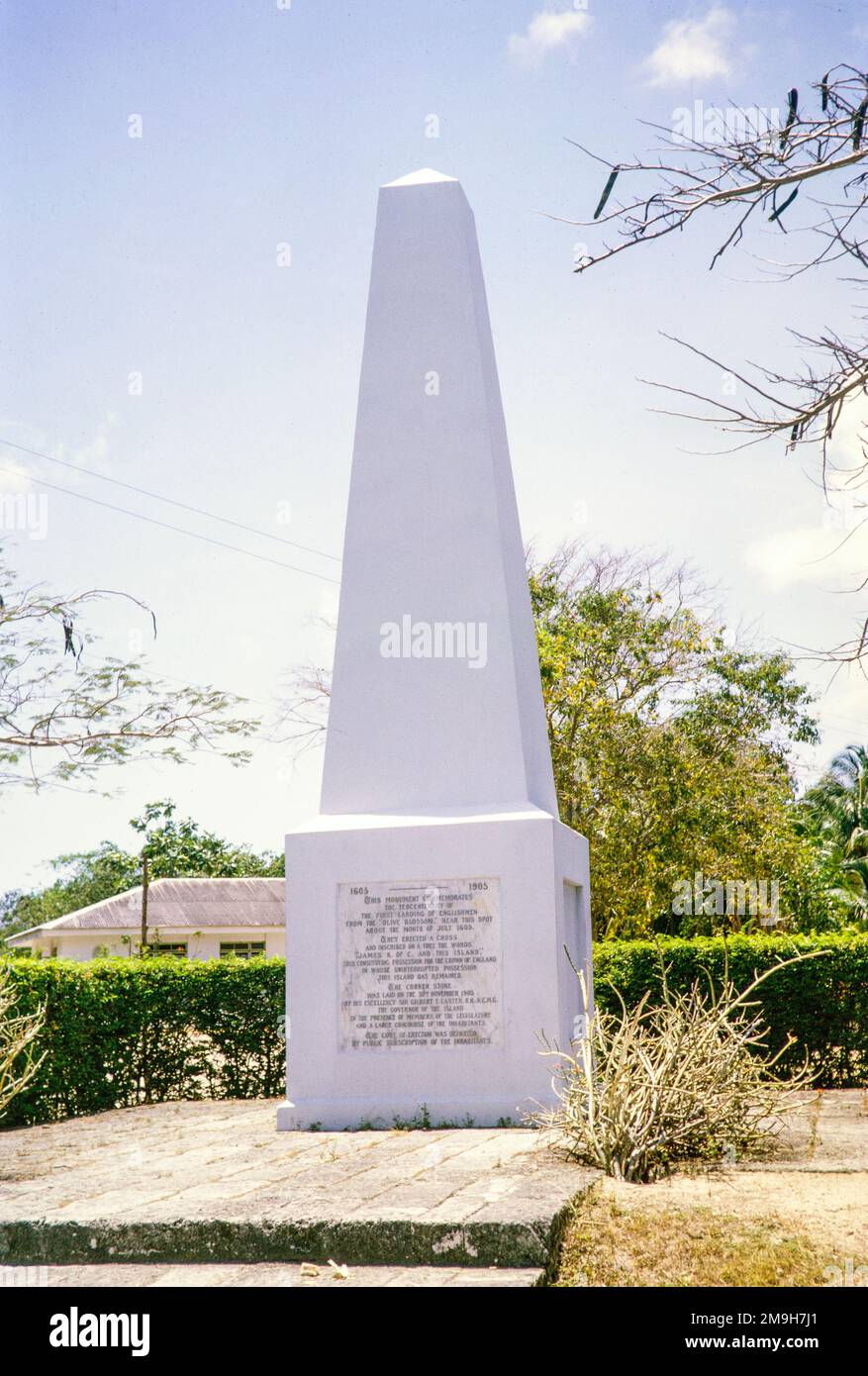 Memorial monument 1905 to first British landing, Holetown Monument ...