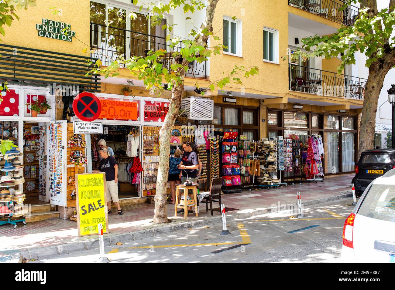 Street scene of tourist shops on Calle Padre Enrique Cantos, Marbella ...