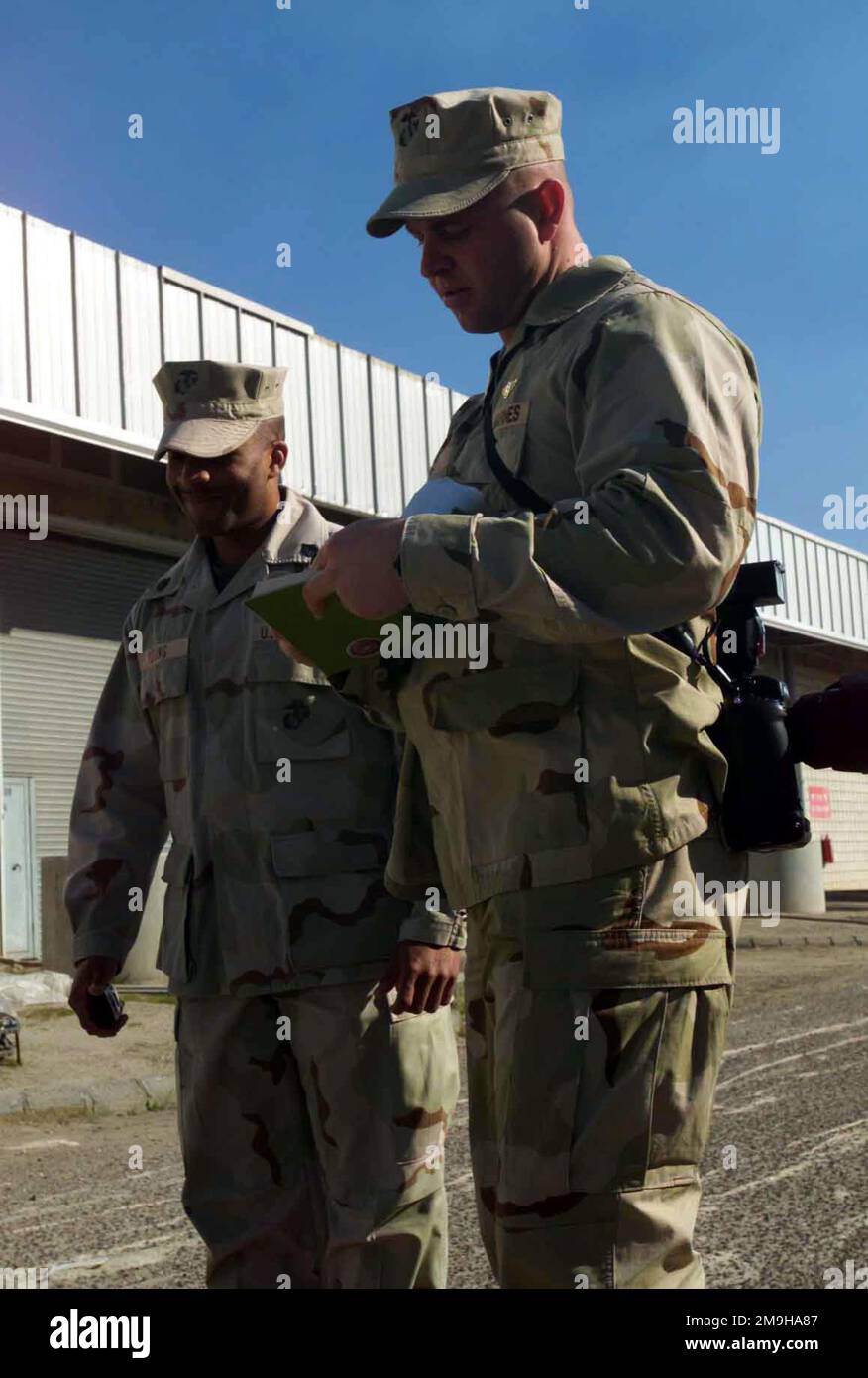 Usmc combat camera hi-res stock photography and images - Alamy