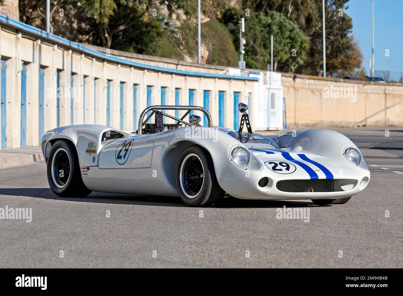 Car white hi-res stock photography and images - Alamy