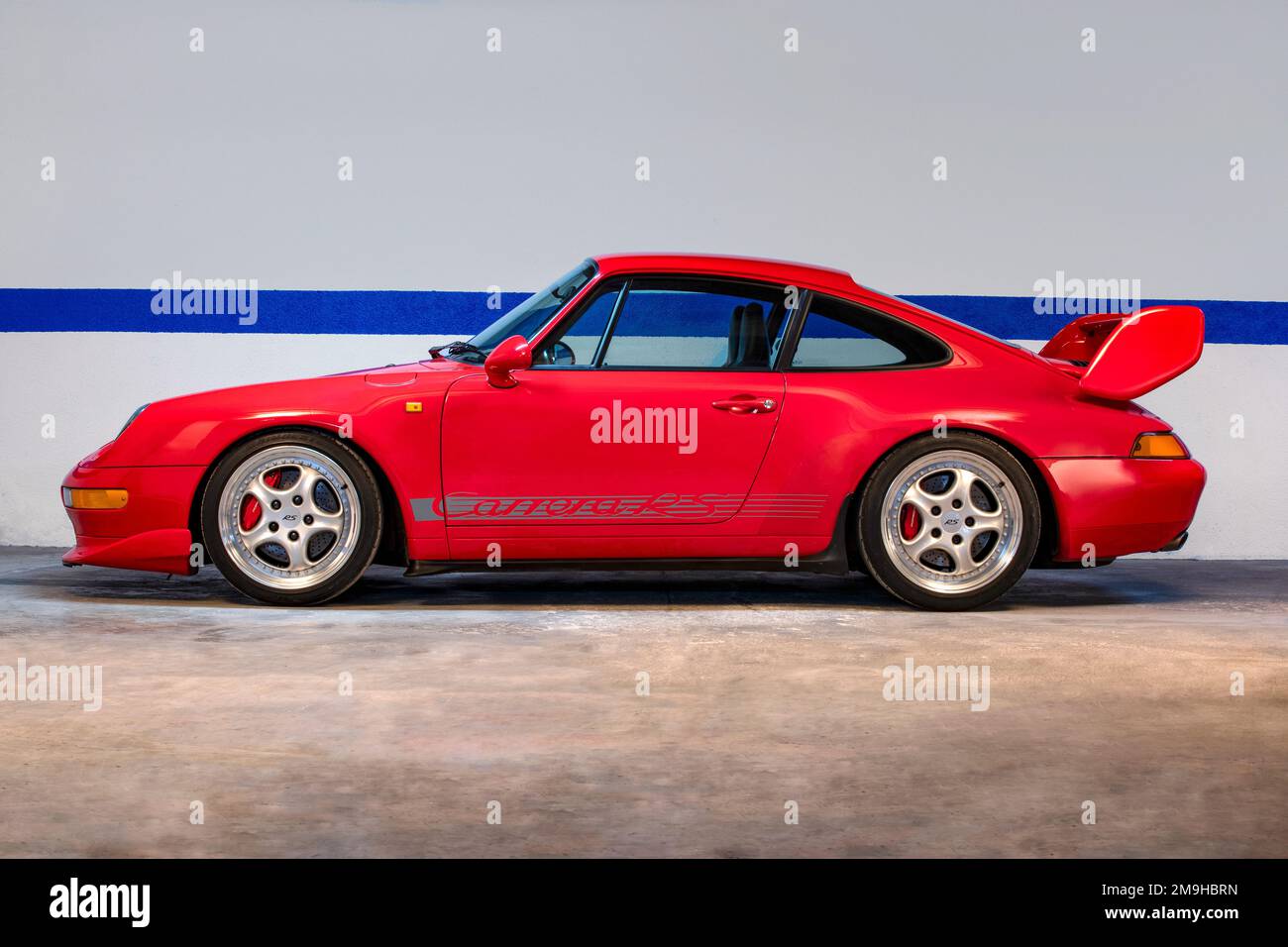 Porsche 911 side view hi-res stock photography and images - Alamy