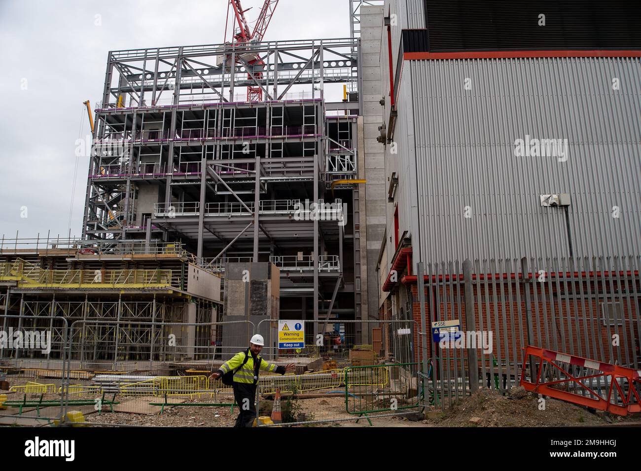Slough, Berkshire, UK. 4th May, 2022. Construction of a new electricity ...