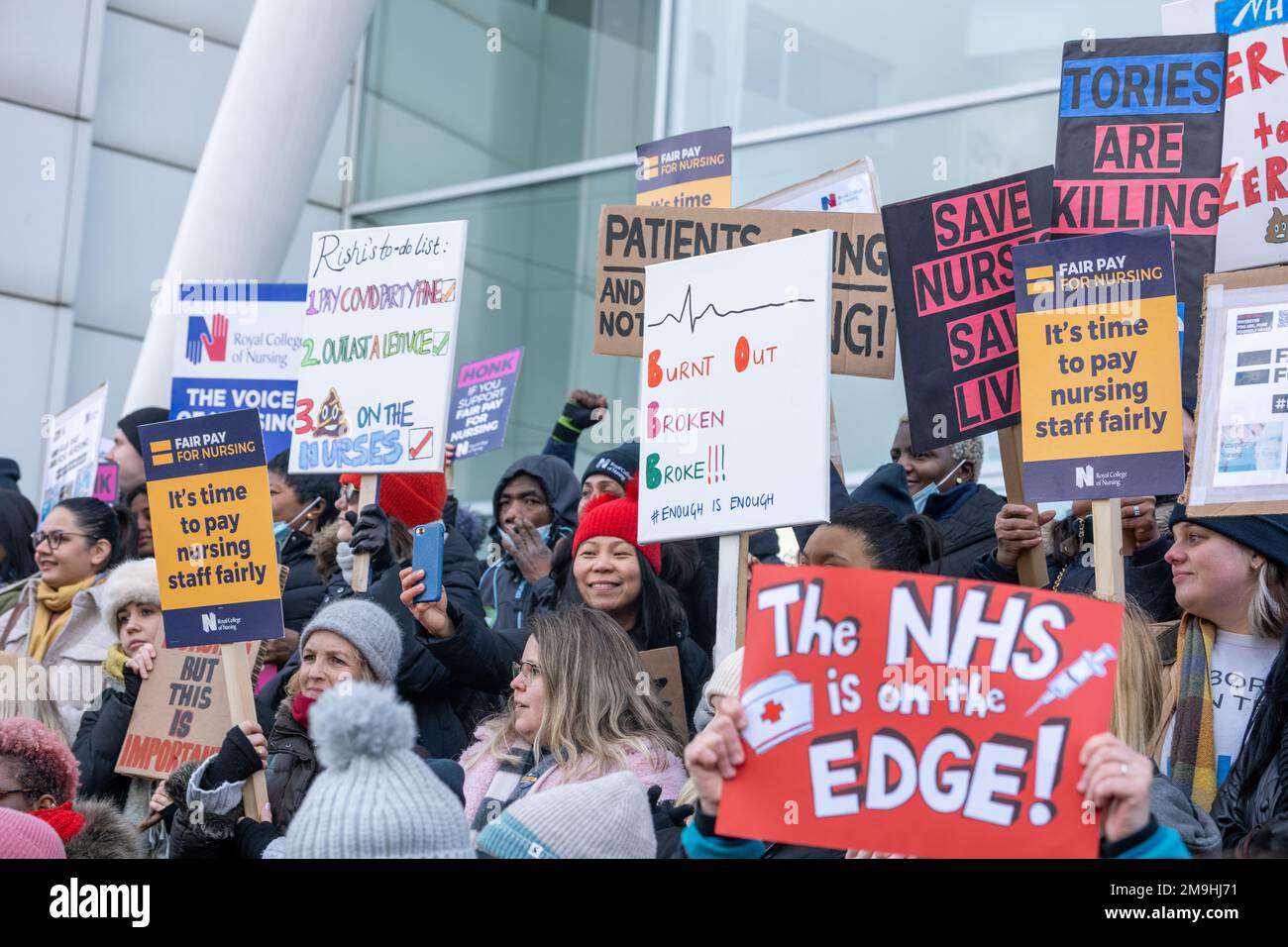 London, UK. 18th Jan, 2023. NHS Nurses strike picket line at UCL ...