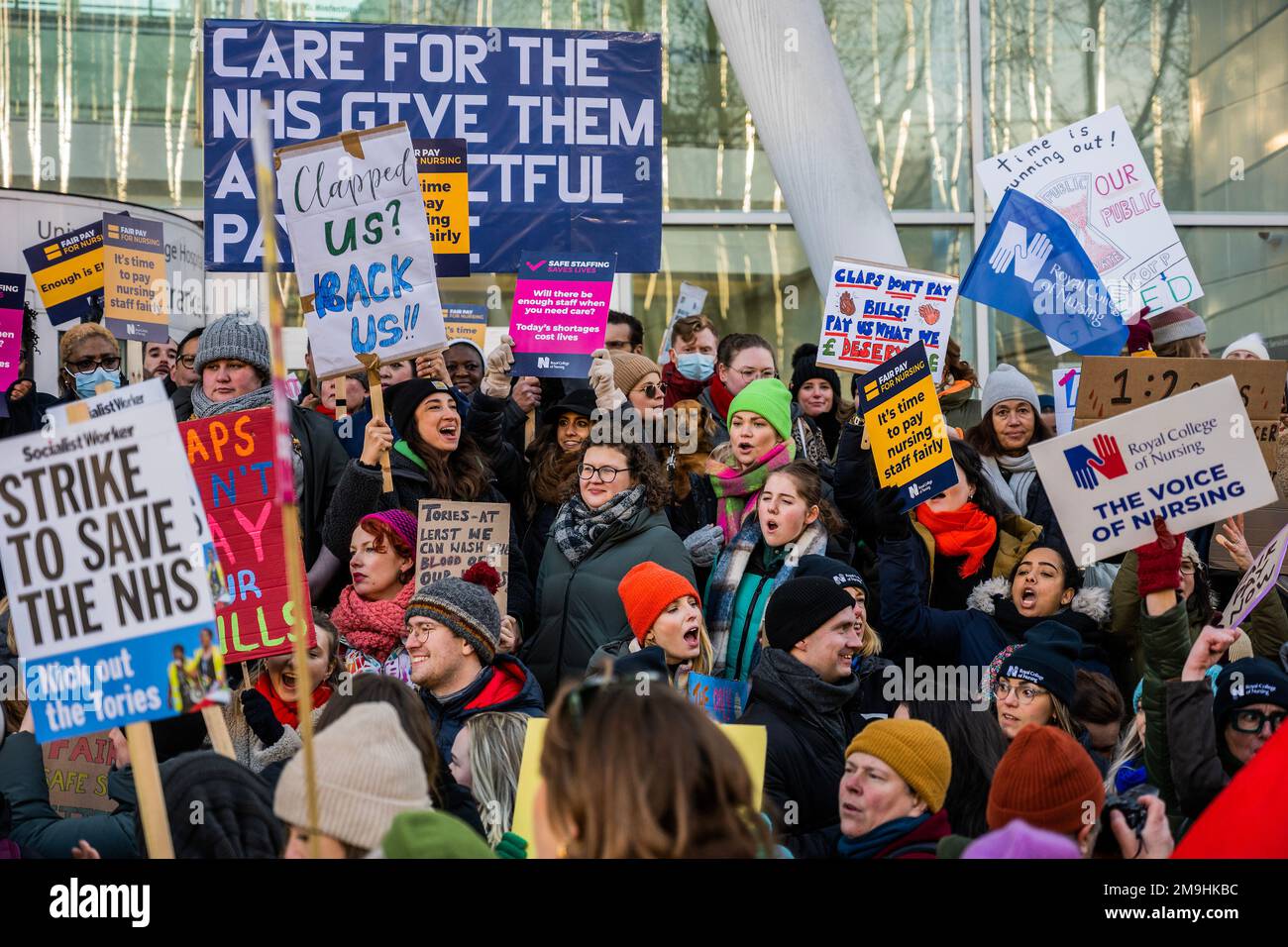 London, UK. 18th Jan, 2023. A picket line of Nurses outside the UCLH ...