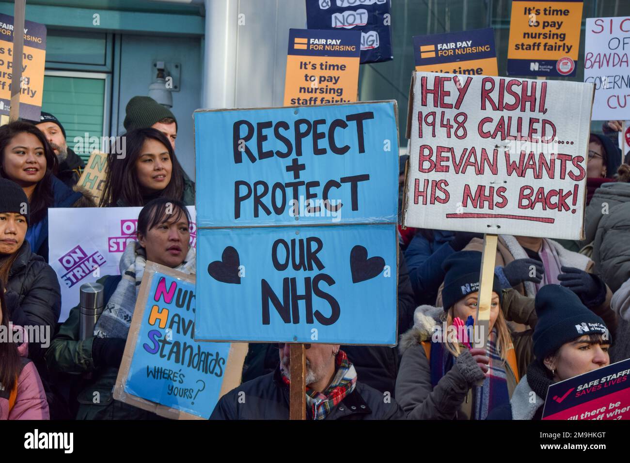 Hospital health workers across uk hi-res stock photography and images ...