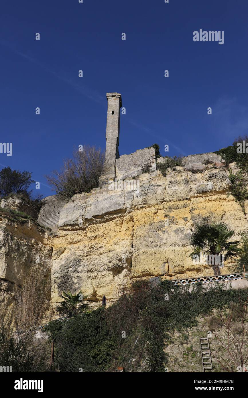 Tuffeau cliffs hi-res stock photography and images - Alamy