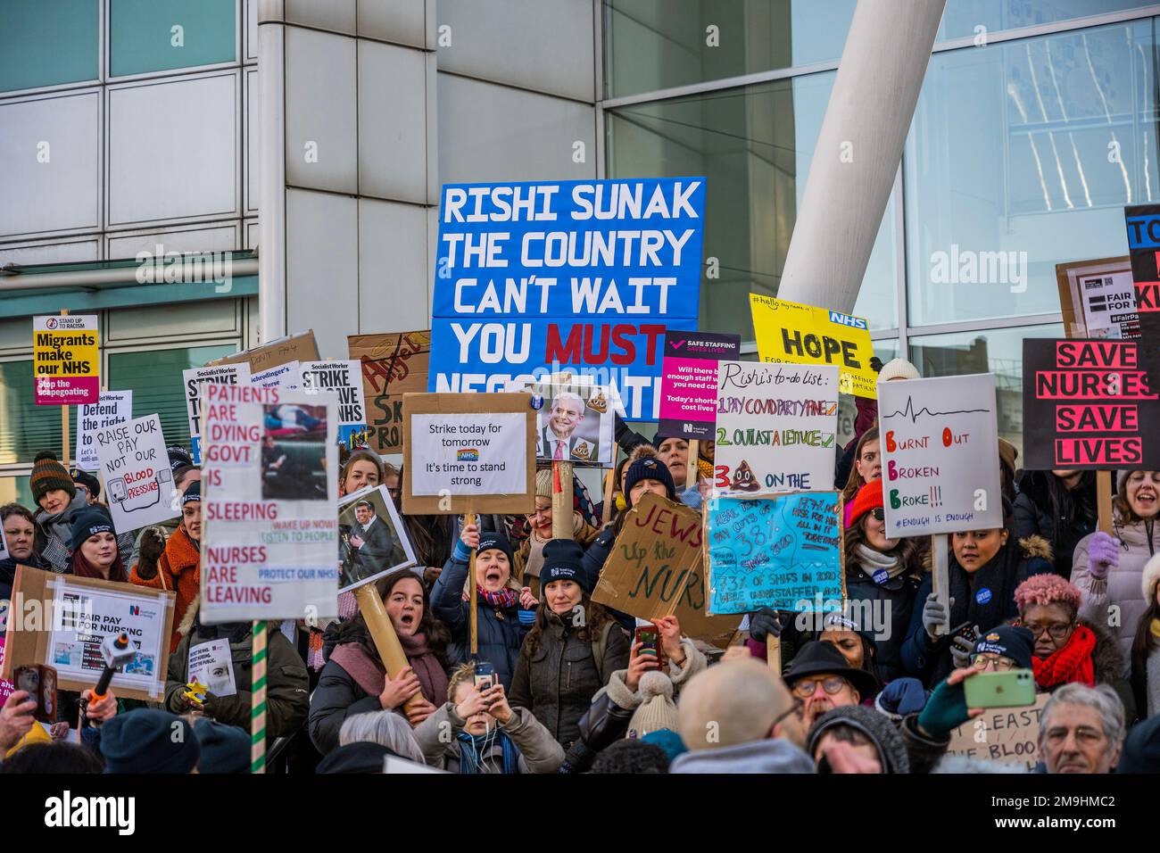 London, UK. 18th Jan, 2023. A picket line of Nurses outside the UCLH ...