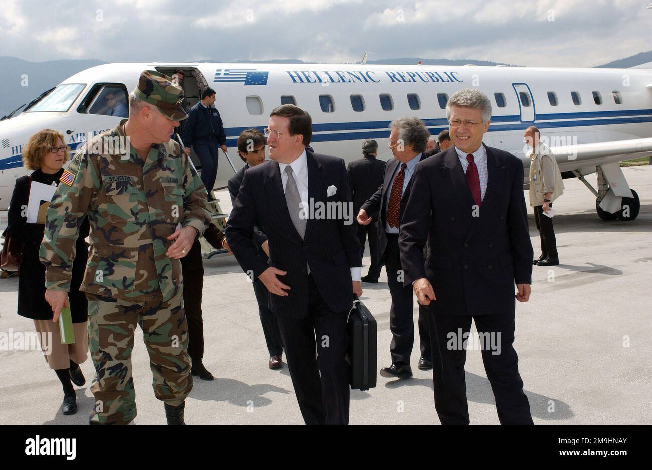 Nato troops bosnia hi-res stock photography and images - Alamy