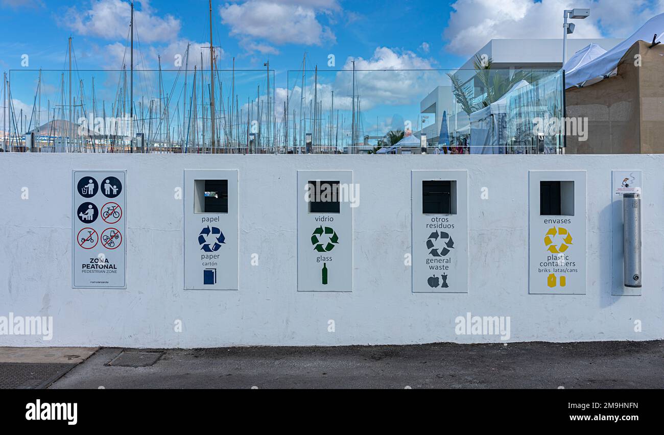 Logo symbol markenzeichen hi-res stock photography and images - Alamy