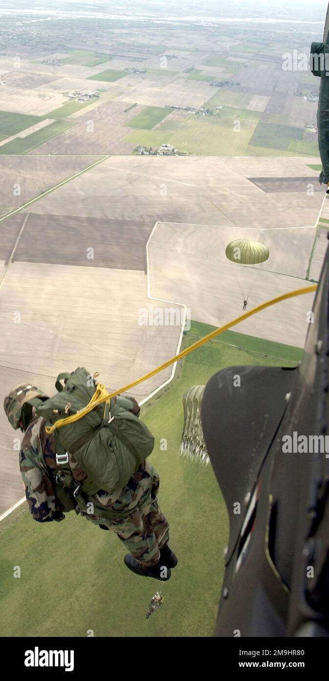 Aviano air base aerial hi-res stock photography and images - Alamy