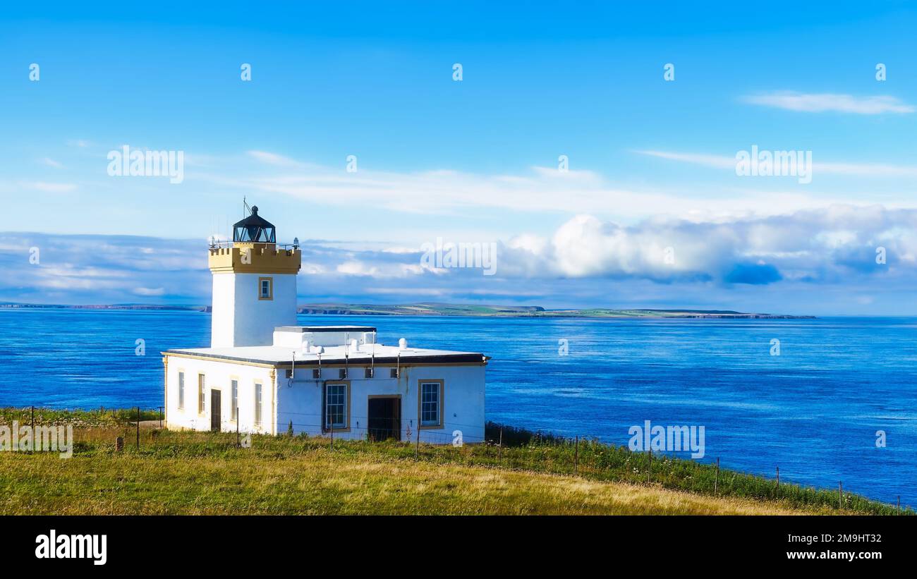 Duncansby head lighthouse hi-res stock photography and images - Alamy