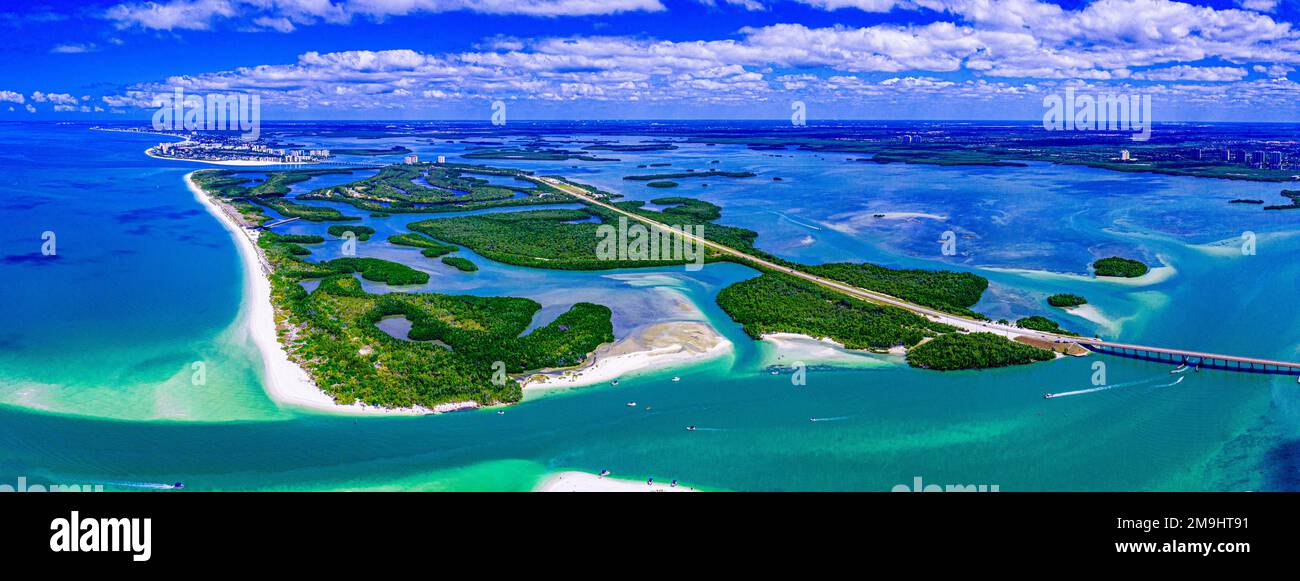 Island lovers hi-res stock photography and images - Alamy