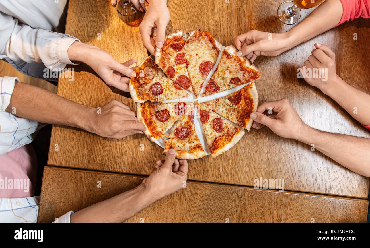 Man eating pizza close up hi-res stock photography and images - Alamy
