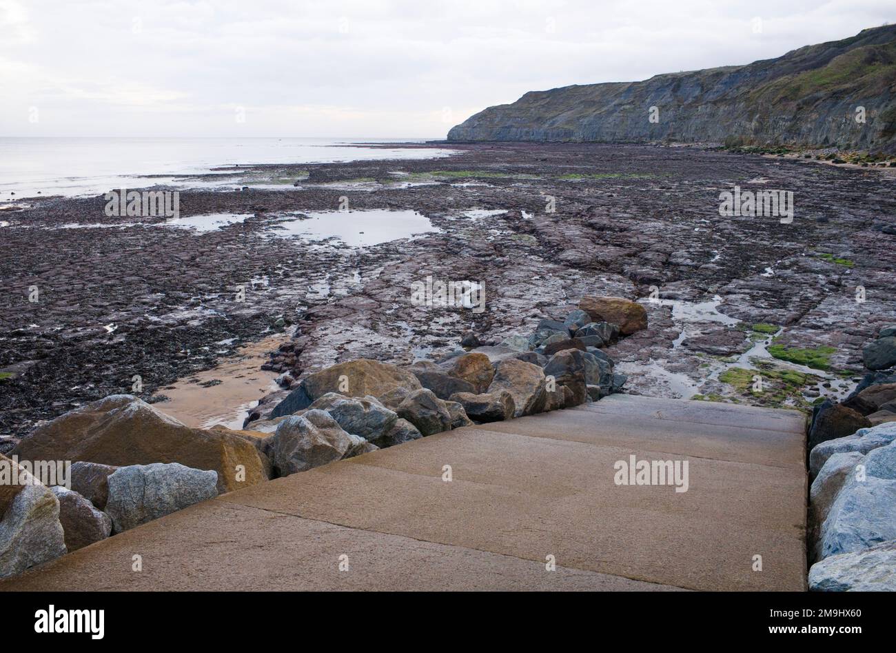 Hidden bay and slipway at South bay Scarborough Stock Photo - Alamy