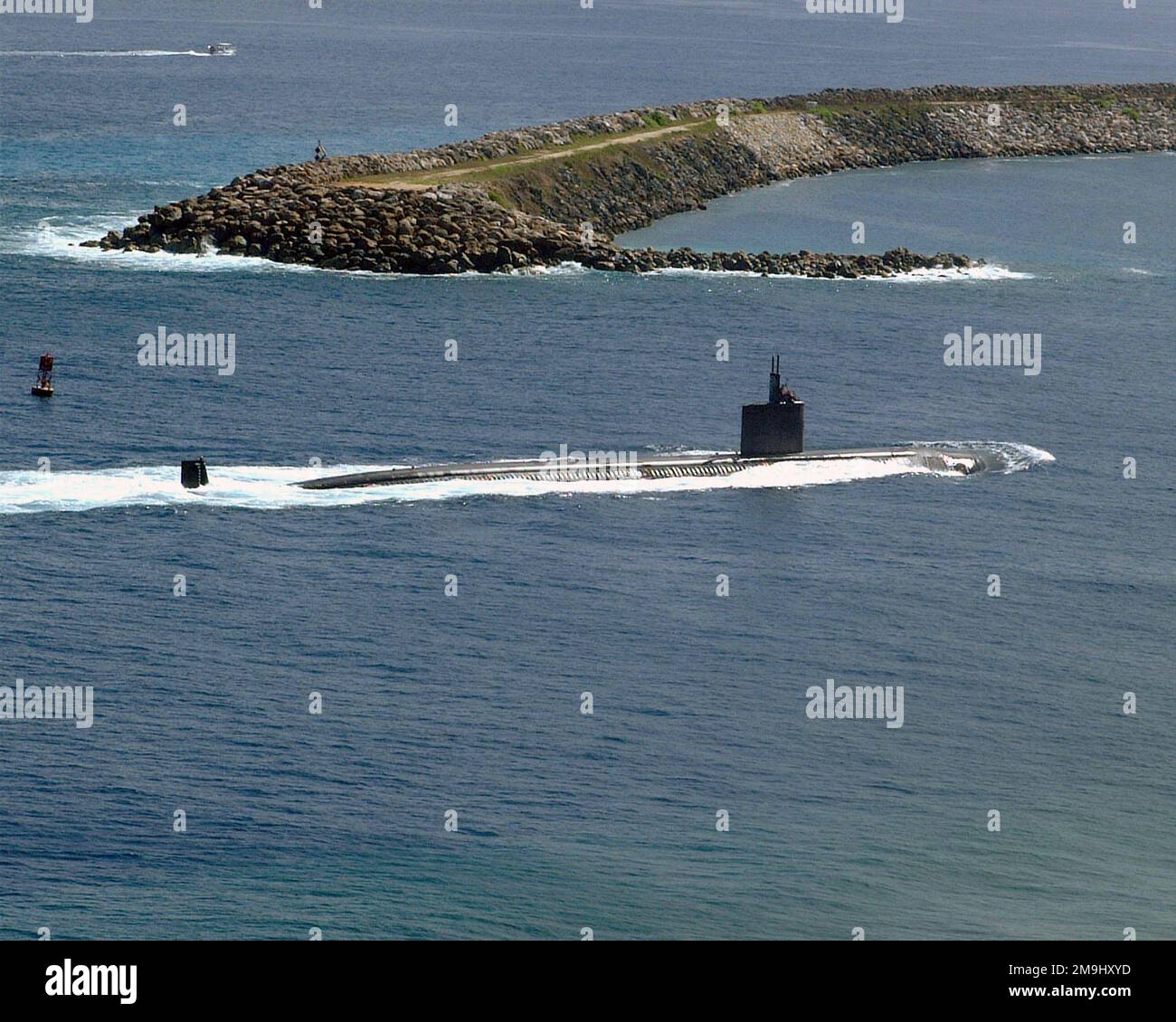 The LOS ANGELES class Attack Submarine USS TUCSON (SSN 770) glides past ...