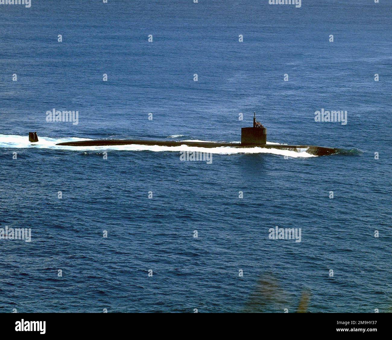 The LOS ANGELES class Attack Submarine USS TUCSON (SSN 770) glides past ...