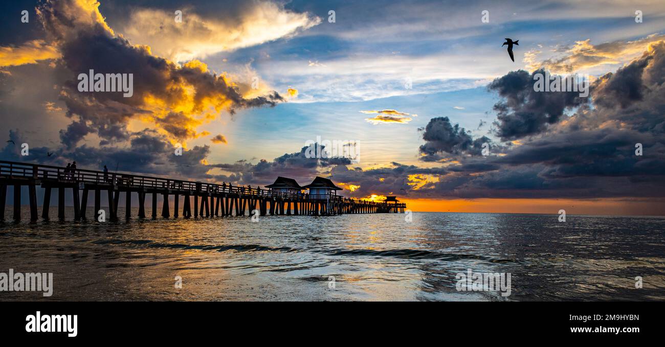 The beauty of naples hi-res stock photography and images - Alamy