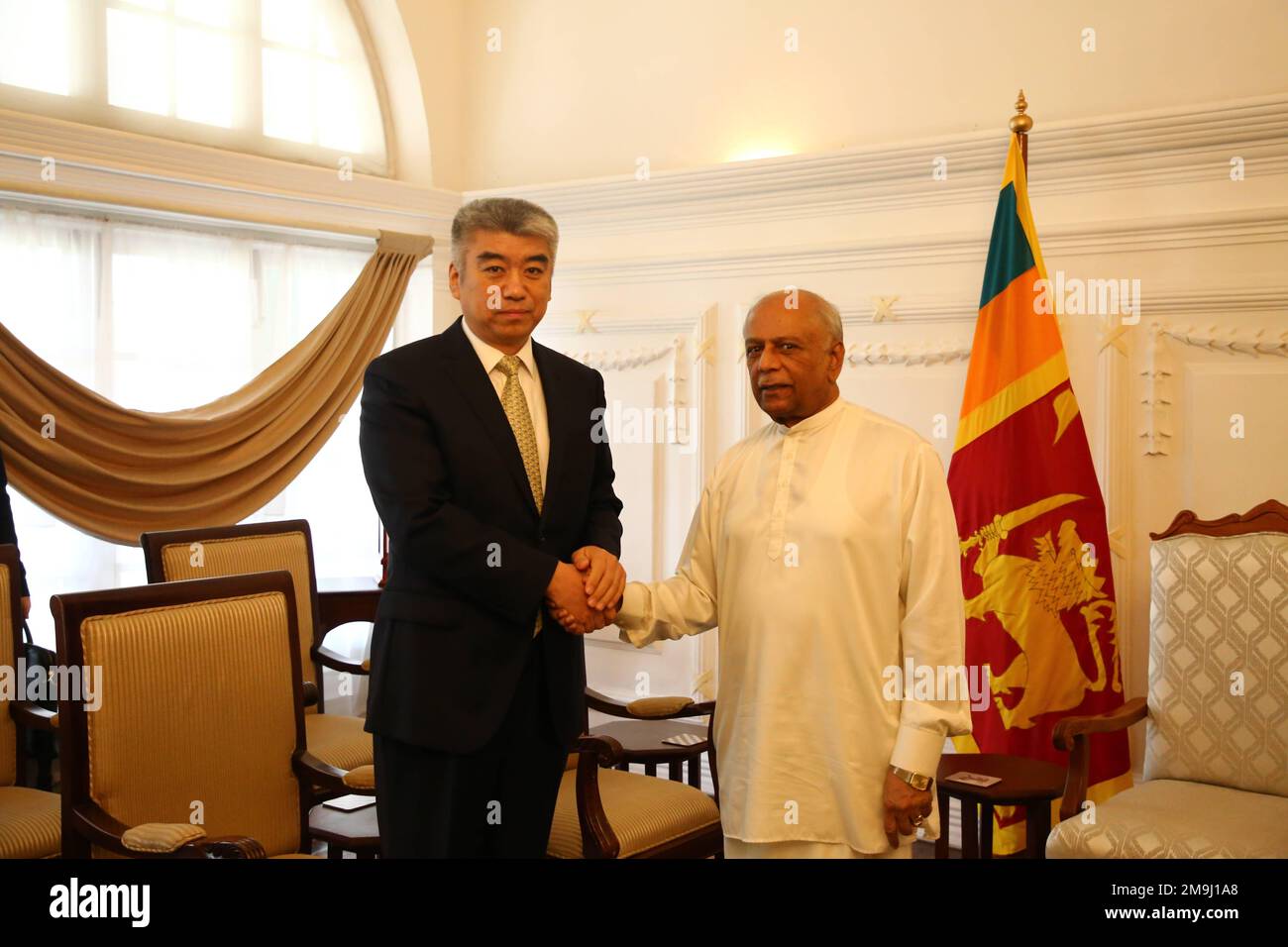 (230119) -- COLOMBO, Jan. 19, 2023 (Xinhua) -- Leader of Sri Lankan ...