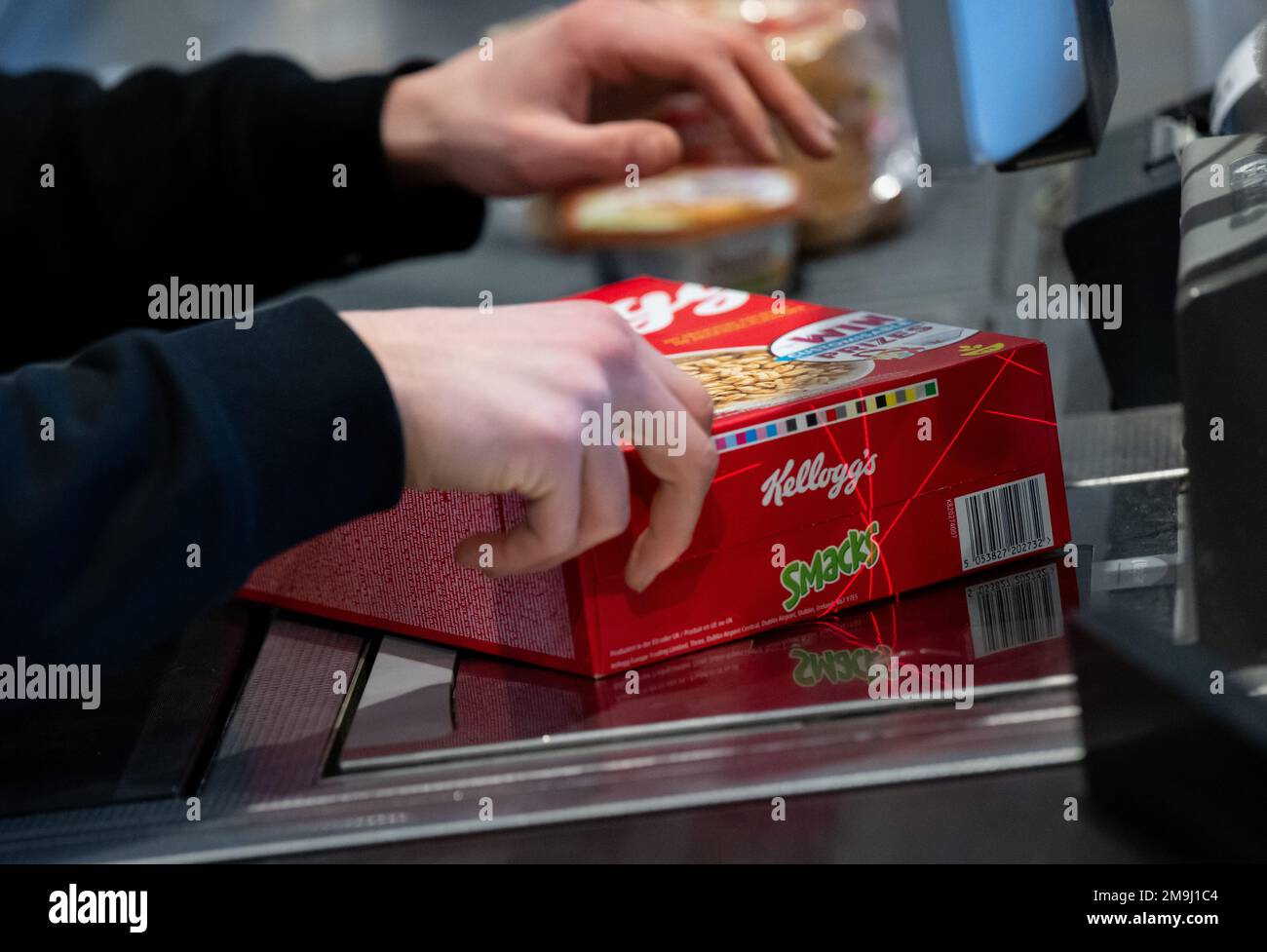 Kelloggs smacks hi-res stock photography and images - Alamy
