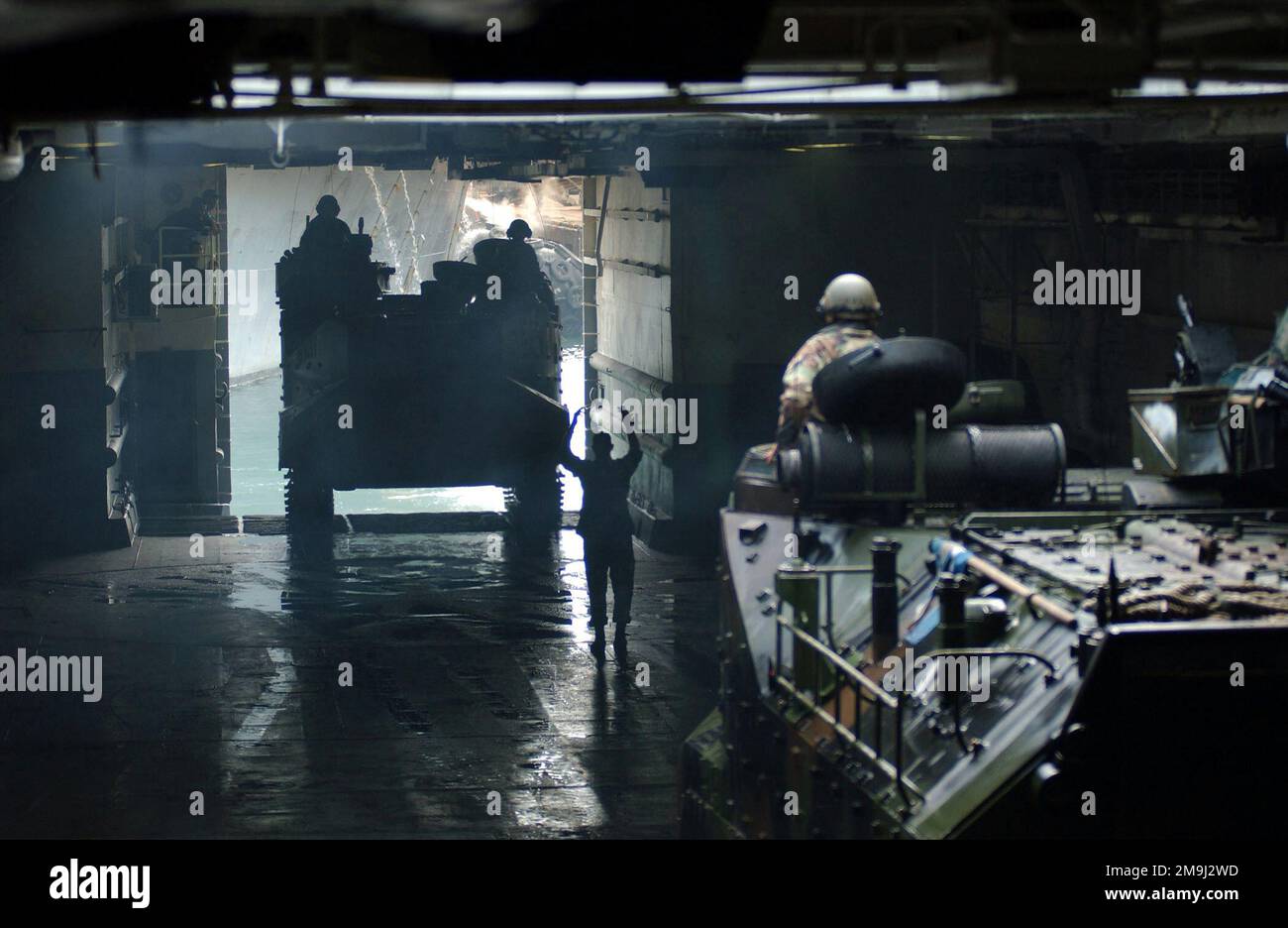 Marine personnel landing vehicles hi-res stock photography and images ...