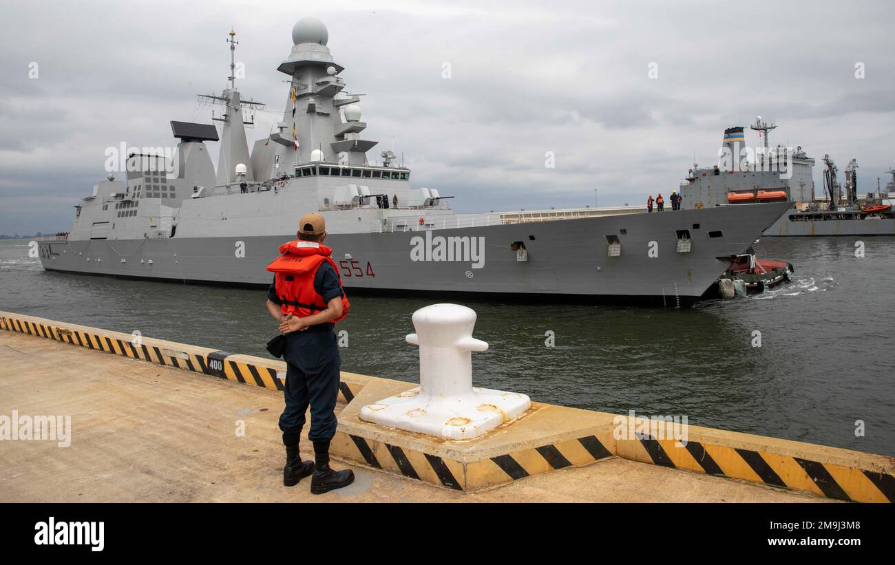 Itailin navy hi-res stock photography and images - Alamy