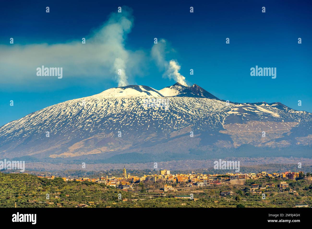 Mount etna eruption 2023 hi-res stock photography and images - Alamy
