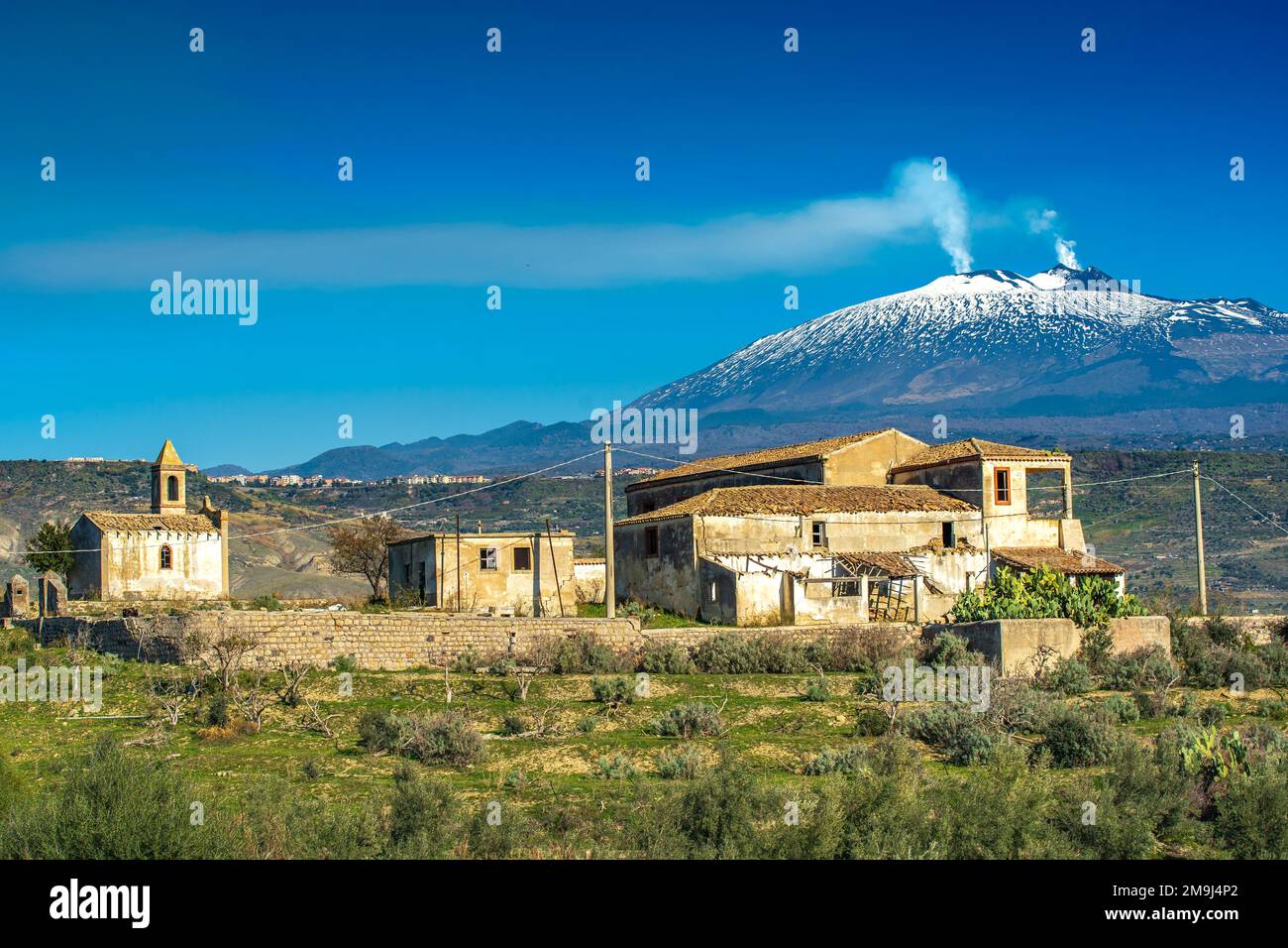 A small village on the outskirts of Centuripe (Sicily Stock Photo - Alamy