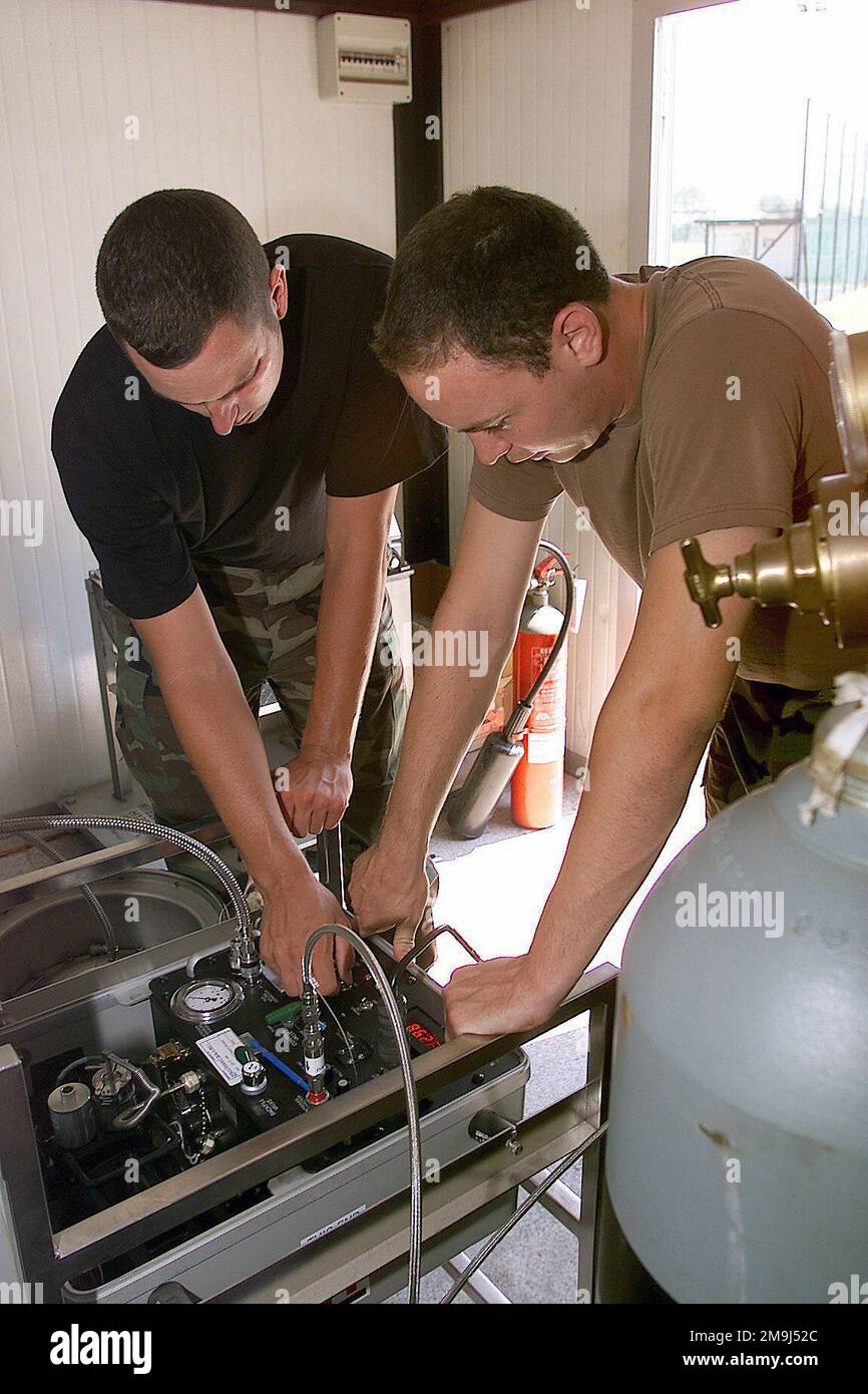 Ghedi air base hi-res stock photography and images - Alamy