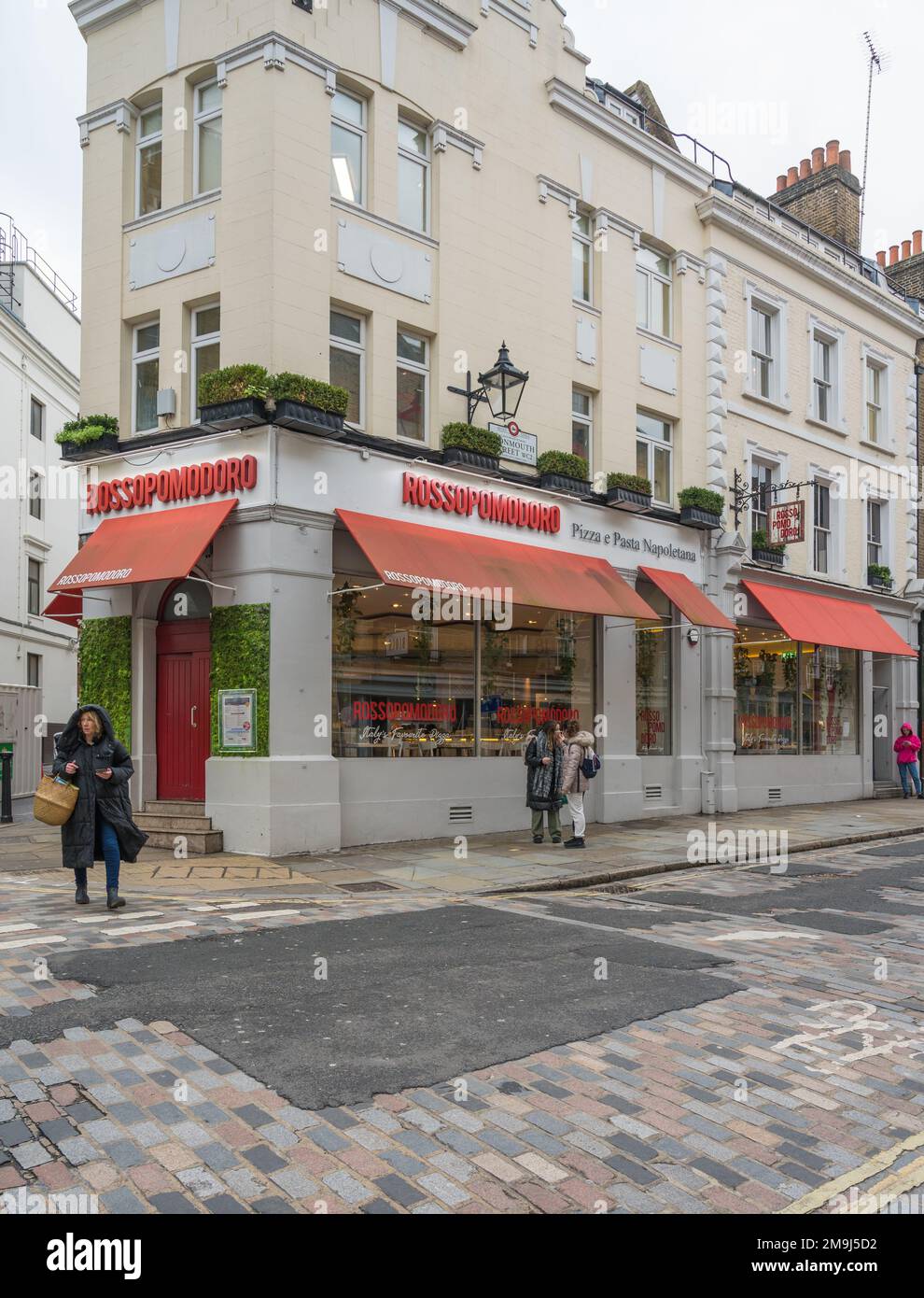 Rossopomodoro Covent Garden, an Italian restaurant serving Neapolitan ...