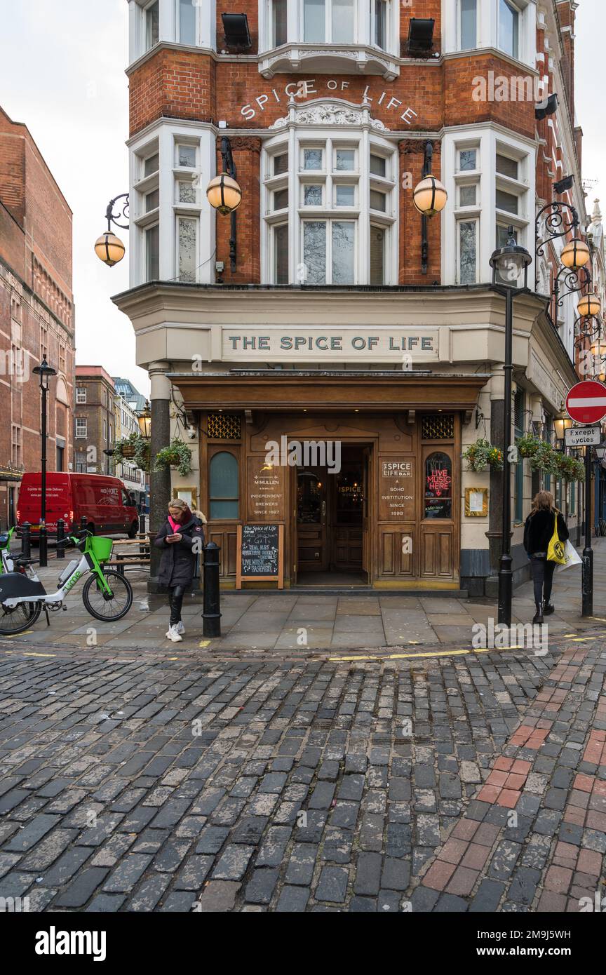 Victorian pub hi-res stock photography and images - Alamy