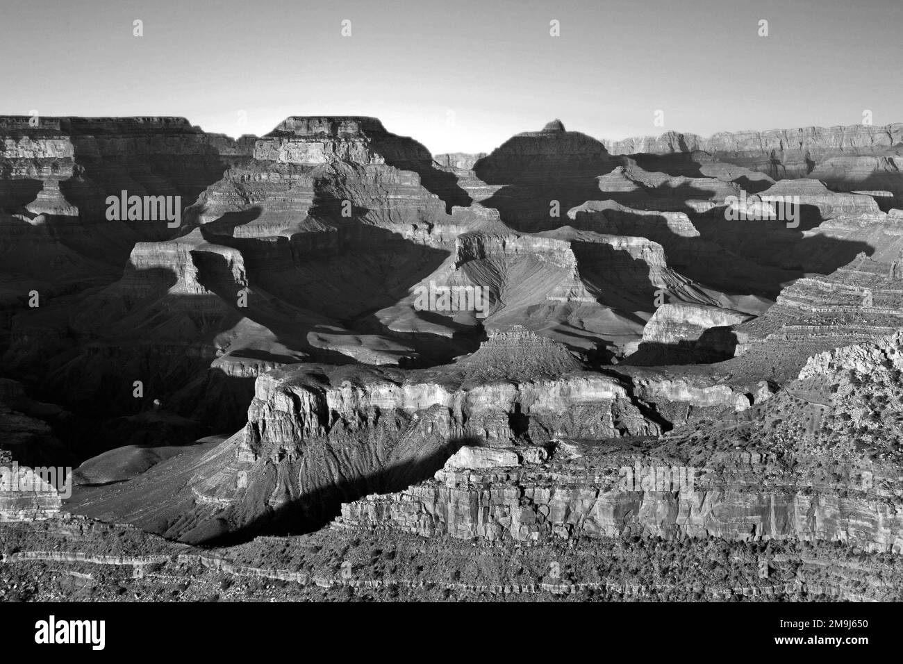 fantastic view into the grand canyon from mathers point, south rim ...