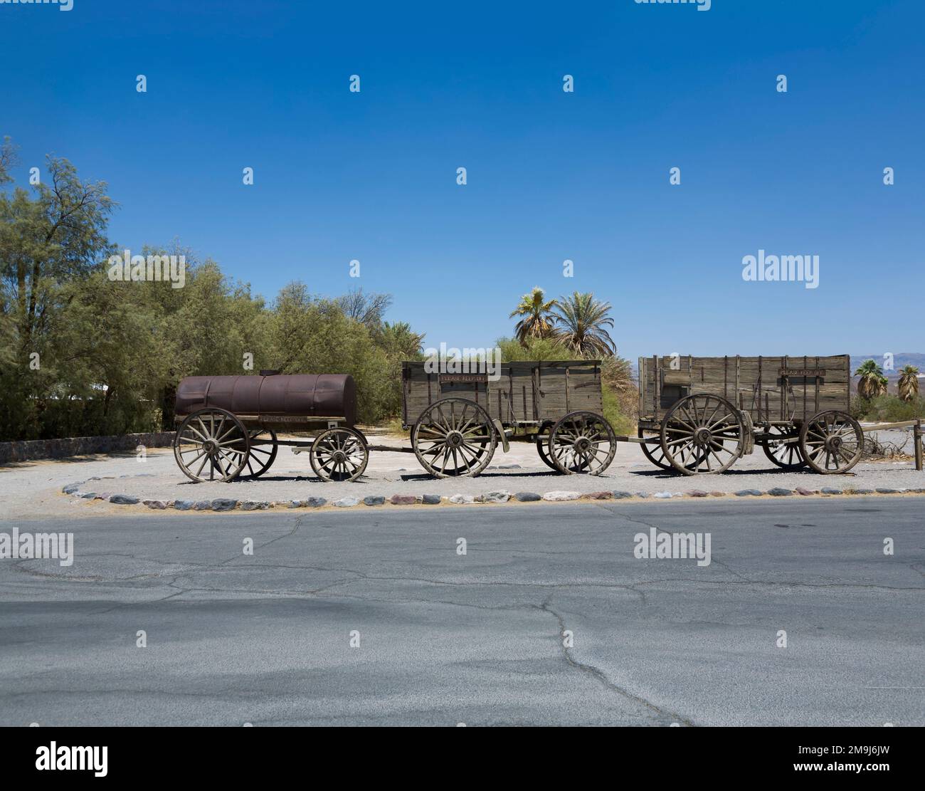 old waggon at the entrance of the Furnance Creek Ranch in the middle of ...