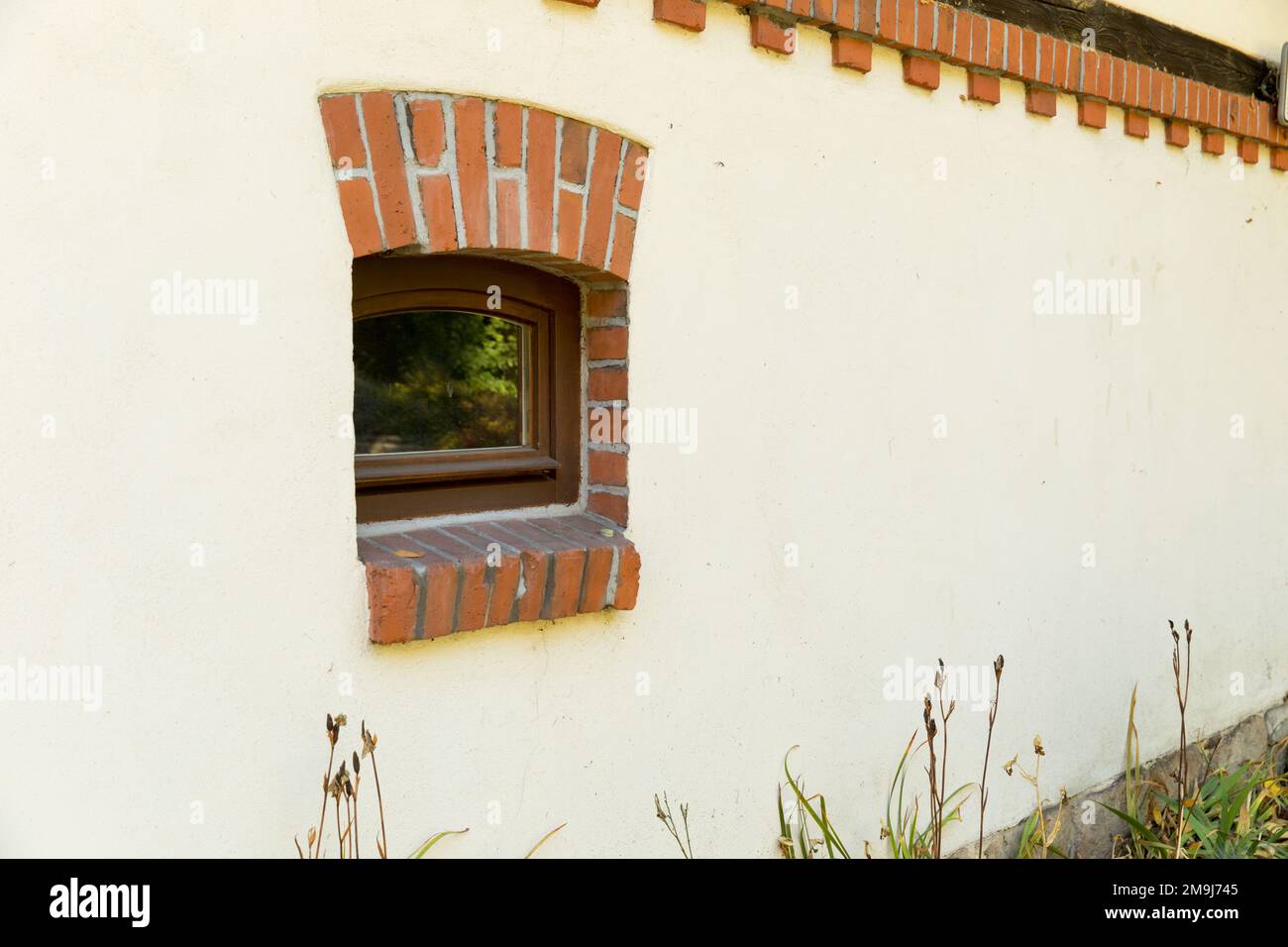 Brick lintel hi-res stock photography and images - Alamy