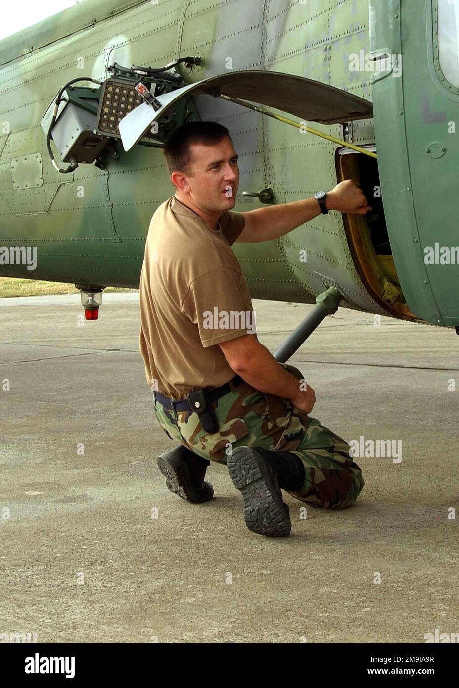 020927-F-4649H-009. Subject Operation/Series: NORTHERN WATCH Base ...