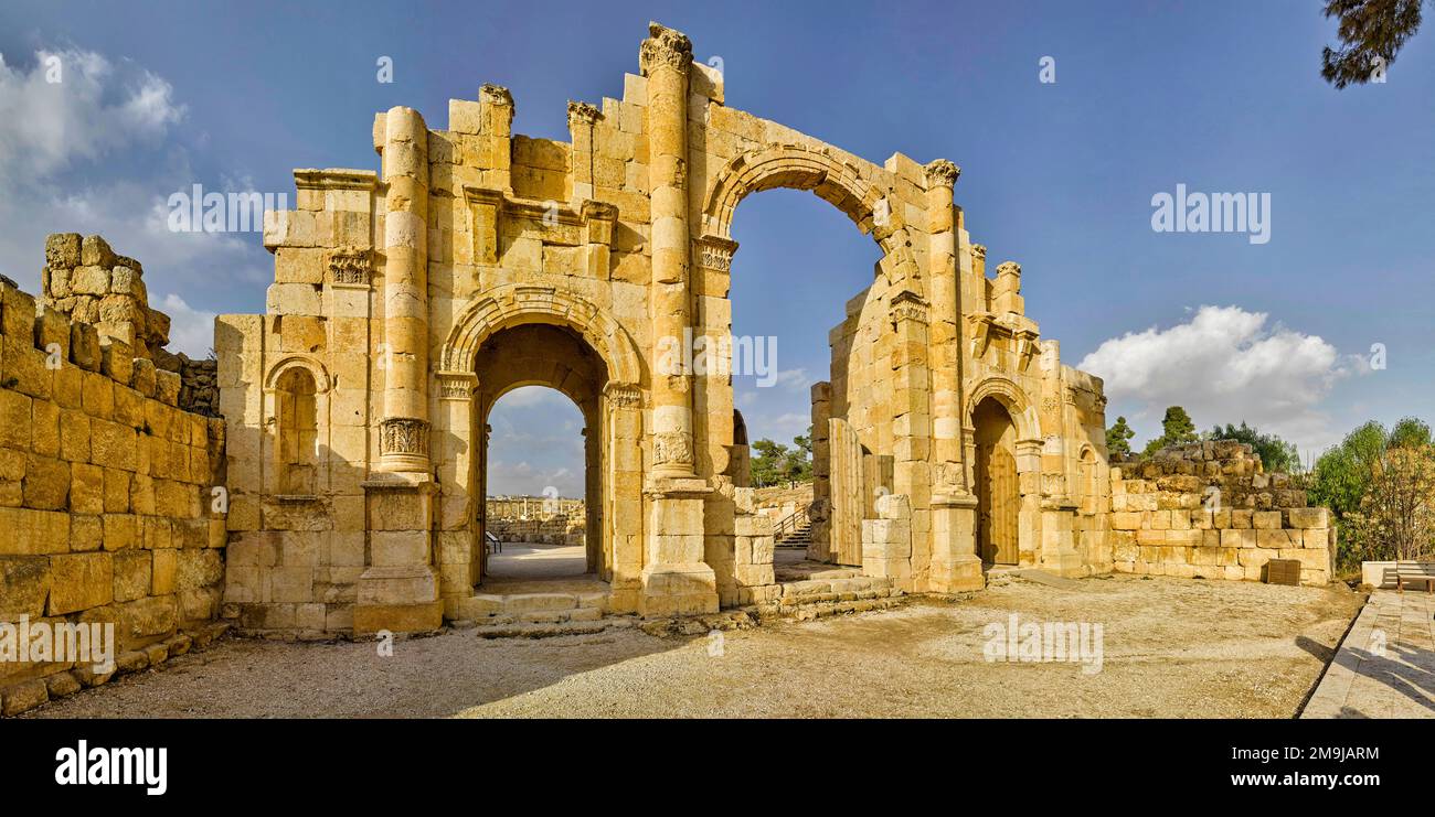 Roman Arch, Jerash, the Gerasa of Antiquity, Jordan Stock Photo - Alamy